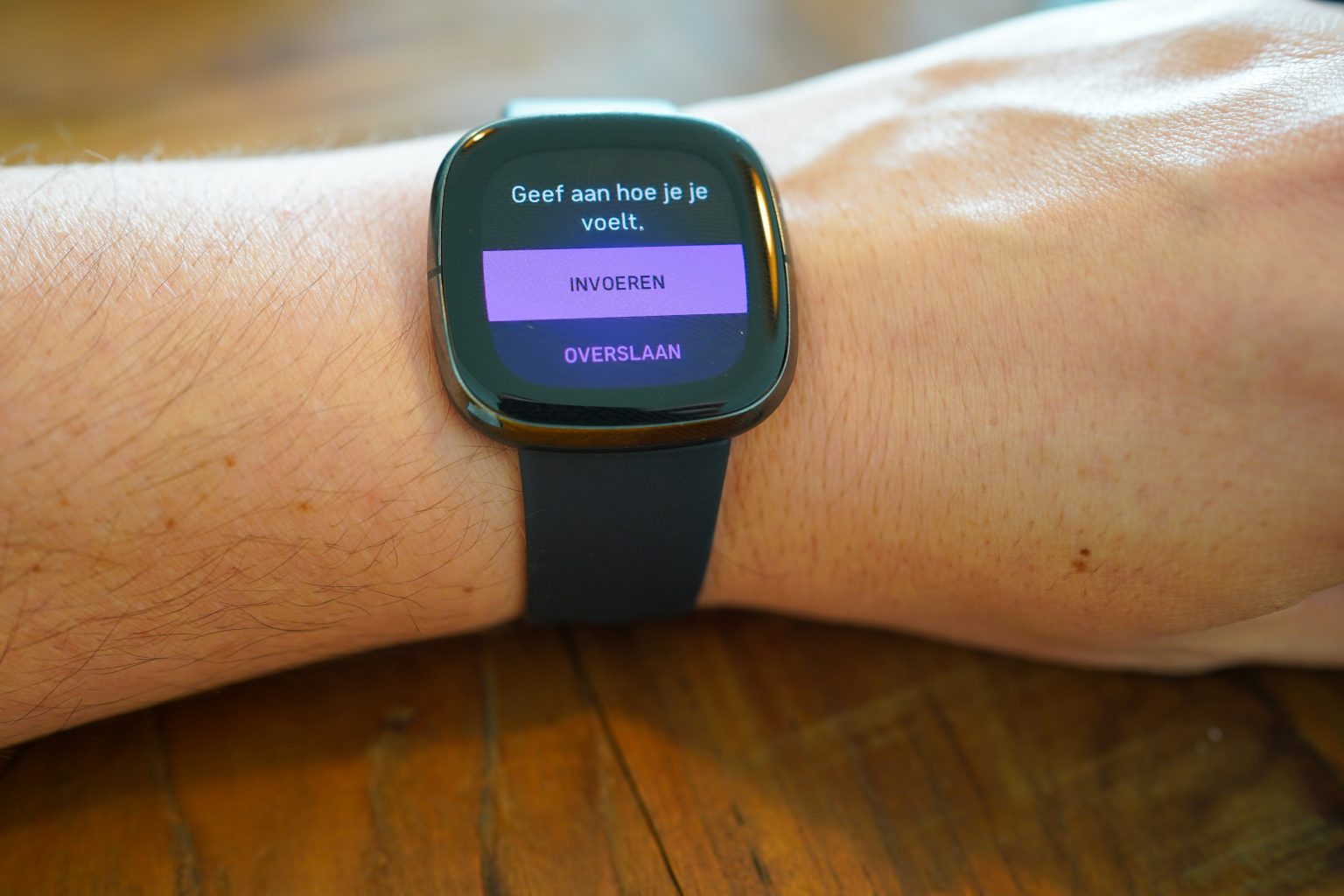 Fitbit Sense: Een EDA scan maken stappenplan en uitleg ⋆ Sporthorloge365